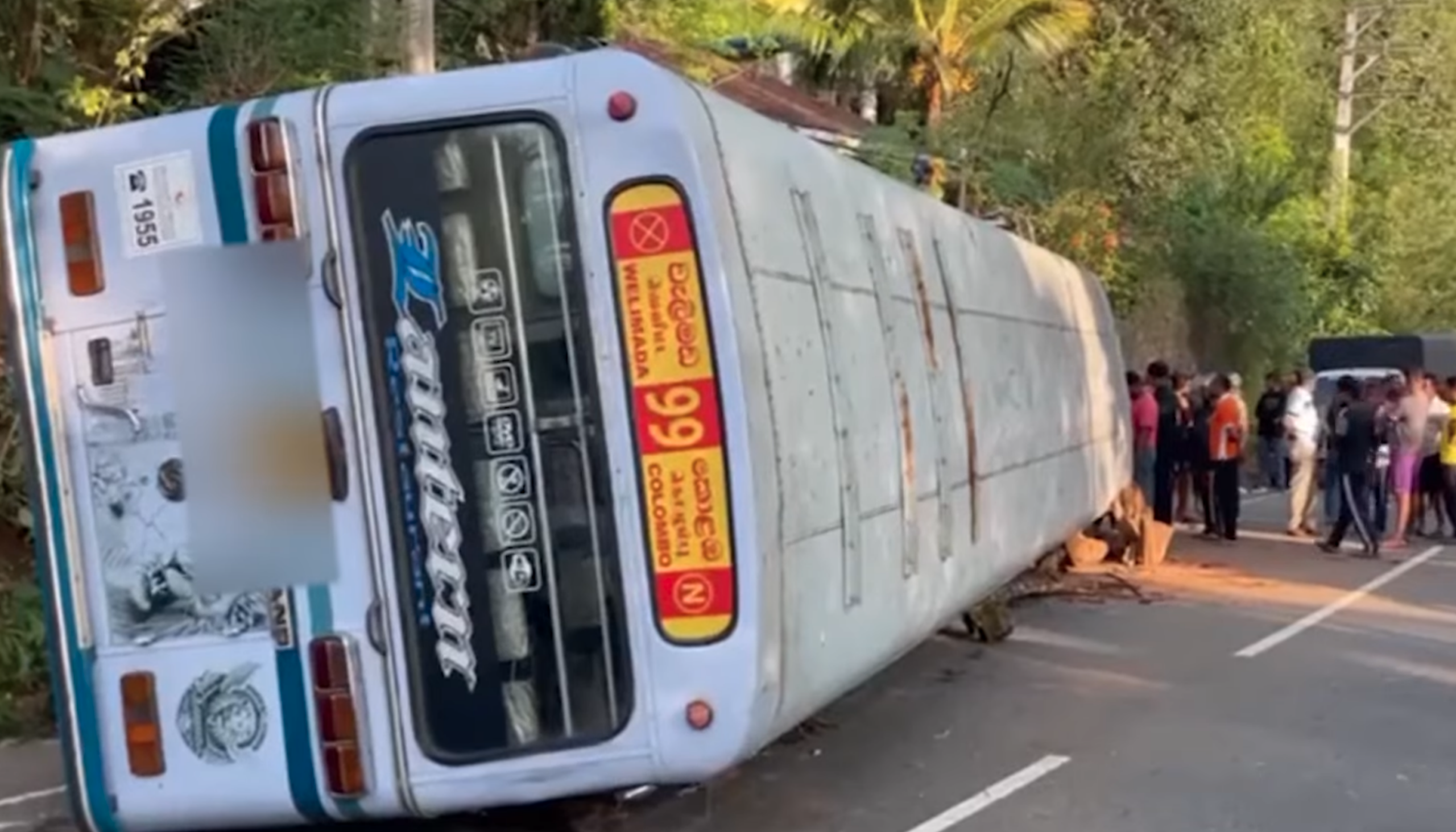 Tragedy in Haldummulla: Private Bus Driver Killed After Attempting to ...